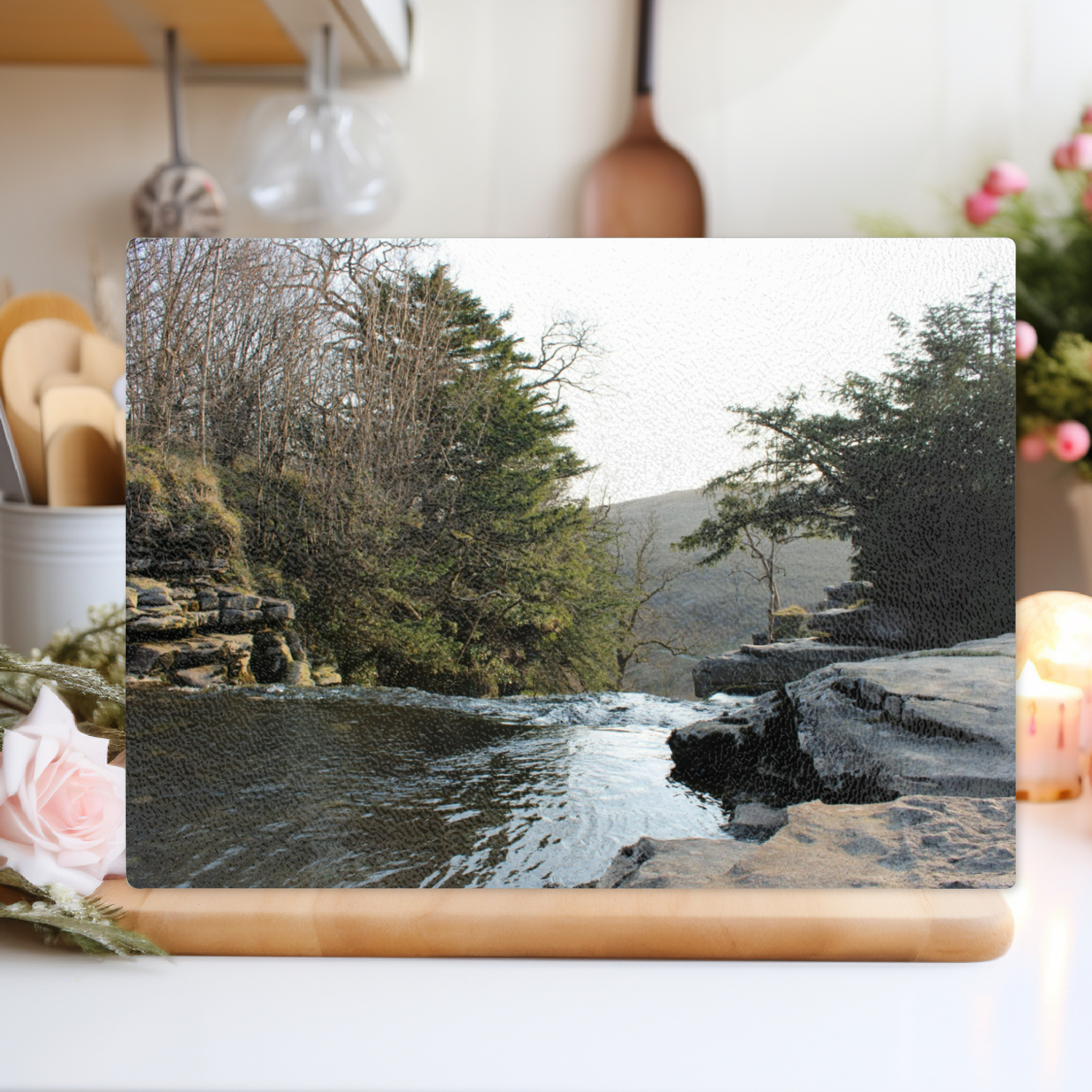 English Landscapes & Landmarks. The Stylish Textured Glass Chopping Bo ...